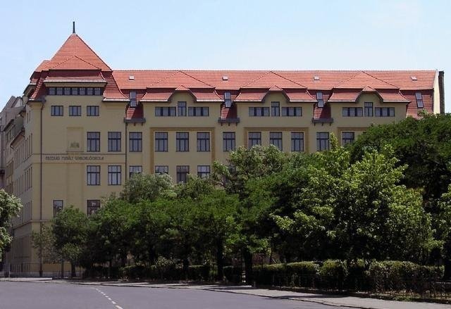 These are top 100 high schools in Hungary