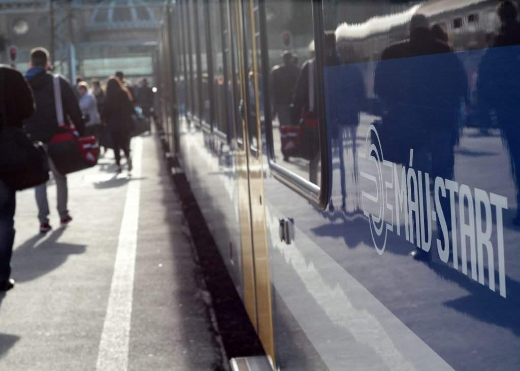 Hungary seeks to restore low-capacity rail links with Slovakia - Daily ...