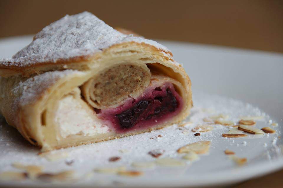 Recipe of the week: Hungarian strudel (rétes) - DailyNewsHungary