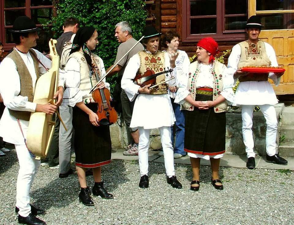 Meet the Hungarian folk music and its traditional instruments