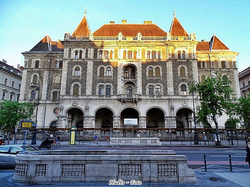 CNN: iconic buildings in Budapest by the 'Hungarian Gaudi ...