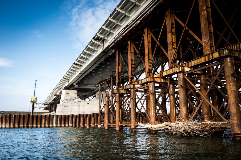 Construction of the Danube Bridge continues intensely - Photos - Daily ...