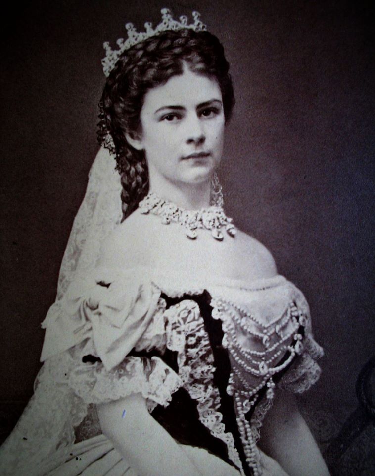 This is how Sisi, Queen of Hungary kept her amazing beauty