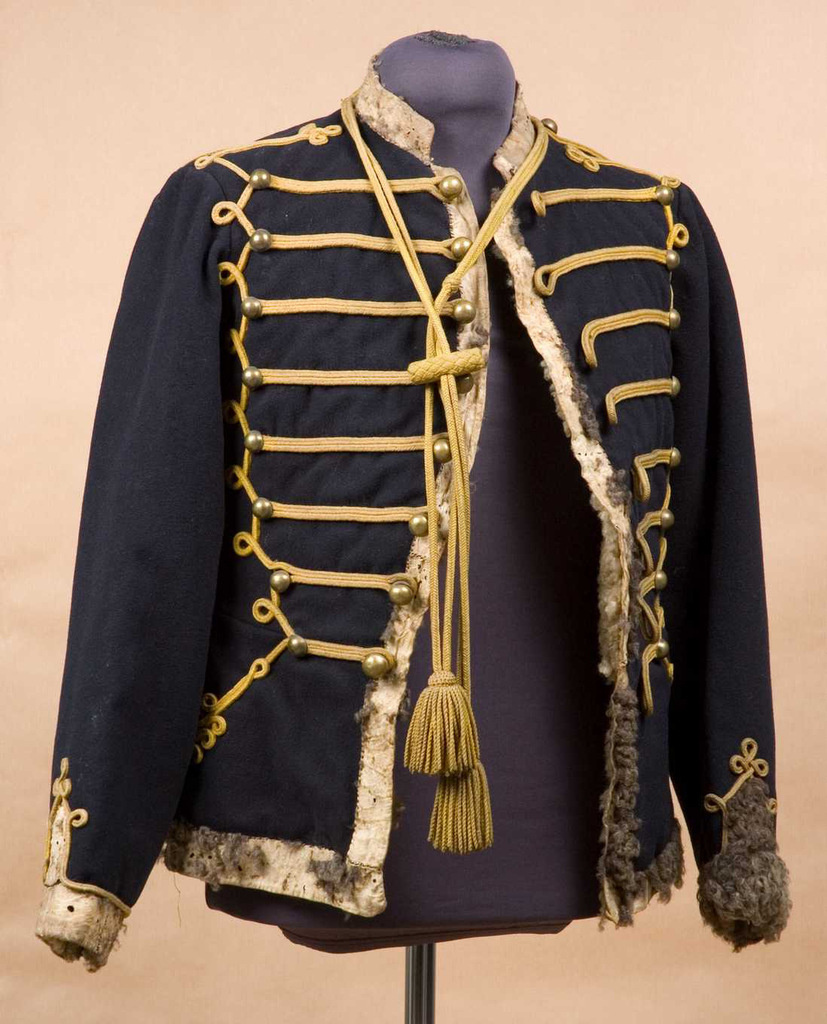 The mesmerising uniform of the Hungarian hussars - PHOTOS - Daily News ...