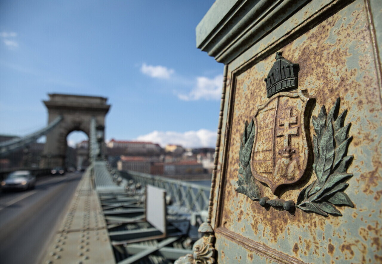 The renovation of one of Budapest's most iconic bridges has finally ...