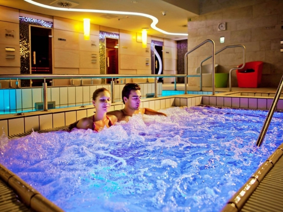 The most spectacular Hungarian thermal baths outside of the capital ...