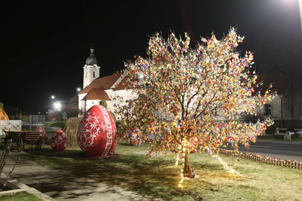 Discover Hungary's most spectacular Easter park — PHOTO GALLERY - Daily ...