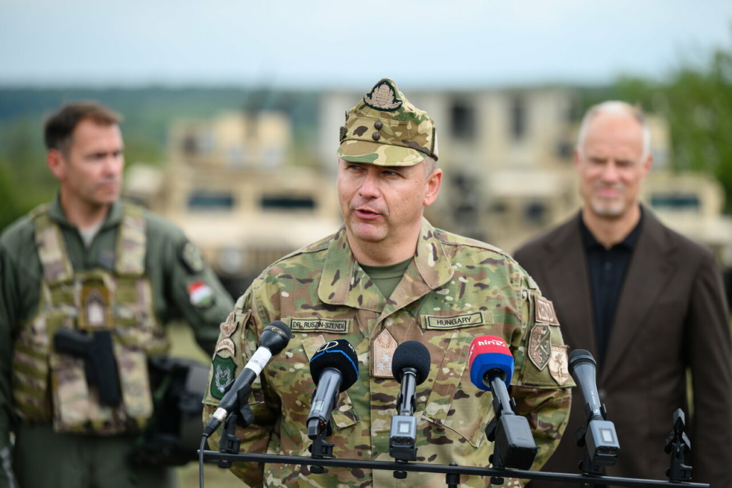 Hungarian defence minister welcomes military's improved capabilities ...
