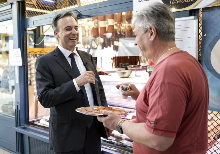 PHOTOS: check out what the new US ambassador visited in Budapest during ...