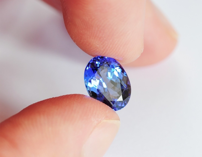 Facts to know about Neelam Stone - DailyNewsHungary