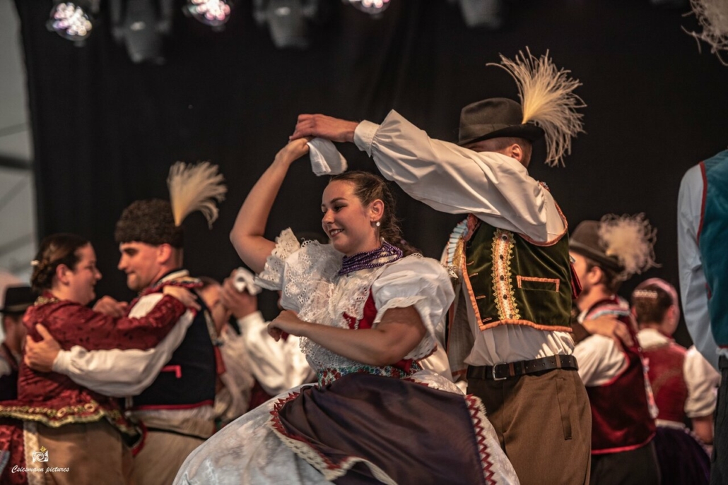 Discover the magnificent and colourful Hungarian folk costumes! - PHOTOS