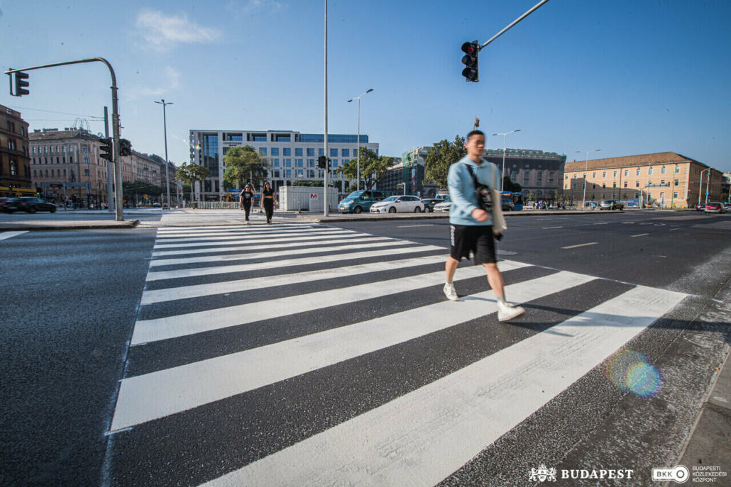 PHOTOS: The renovation of Budapest's iconic square has been completed ...