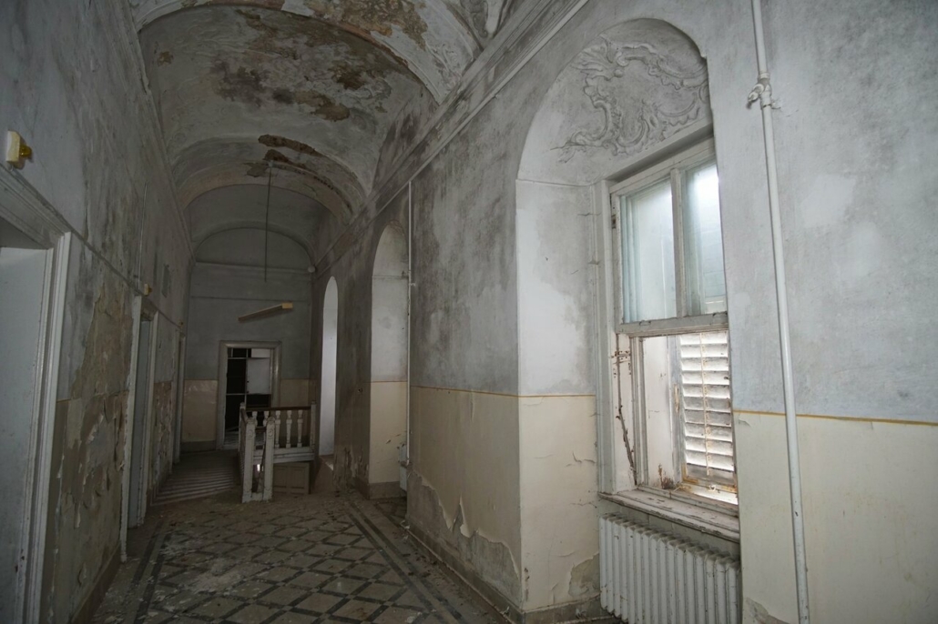 Orphanage, castle, slum flat: abandoned buildings in Hungary - PHOTOS
