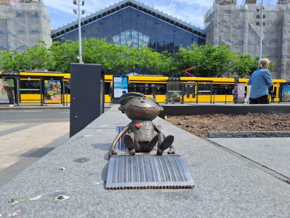 PHOTOS: Let’s discover the wonderful world of Kolodko mini statues in ...
