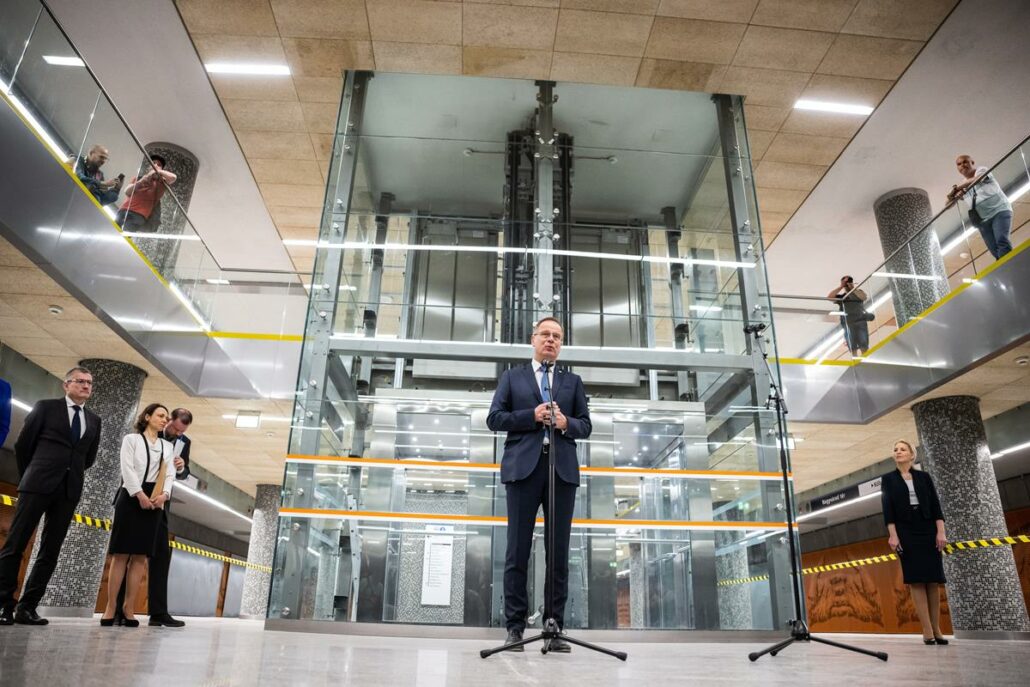 The 5.5-year nightmare is over: metro line 3 in Budapest is now fully ...