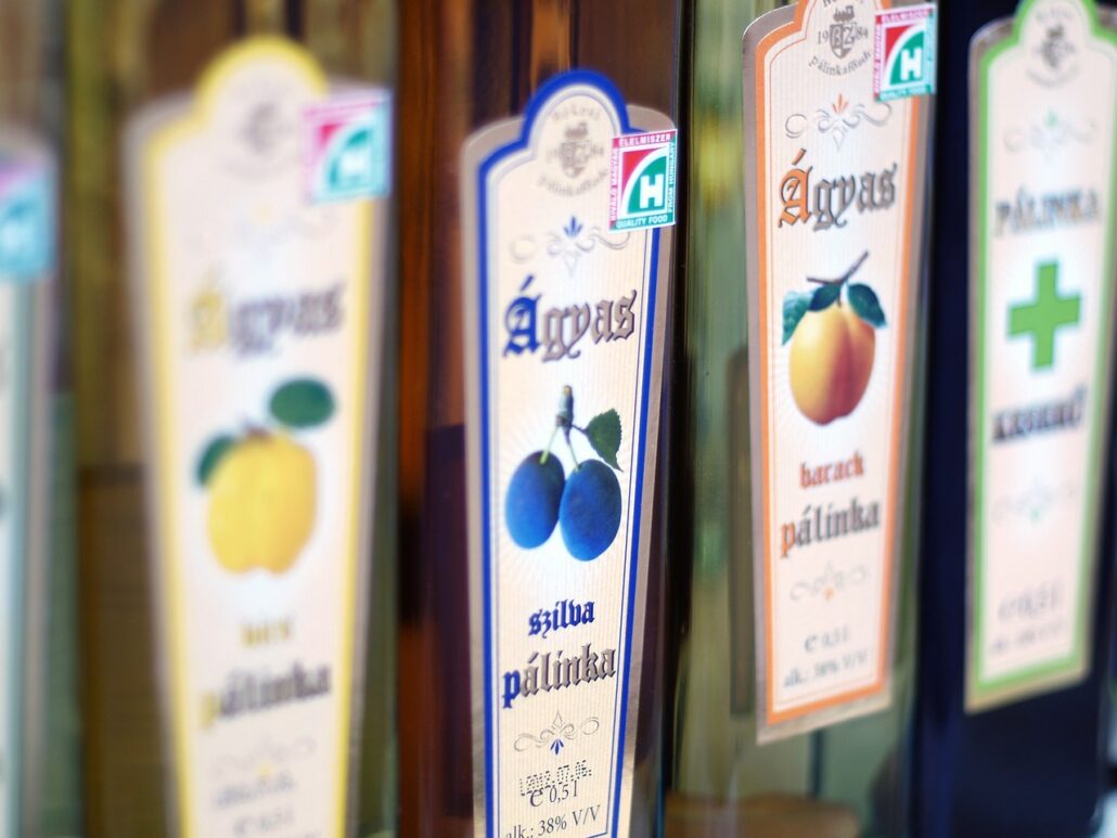 Most well-known Hungarian alcoholic drinks to savour in the summer heat