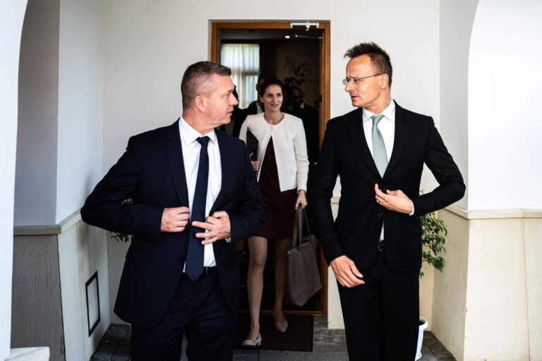 Slovak Alliance politicians 'unifying' ethnic Hungarian forces - Daily ...