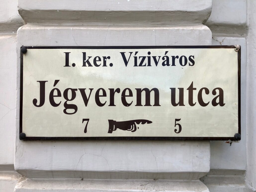 PHOTOS: 6 small symbols of Budapest - DailyNewsHungary