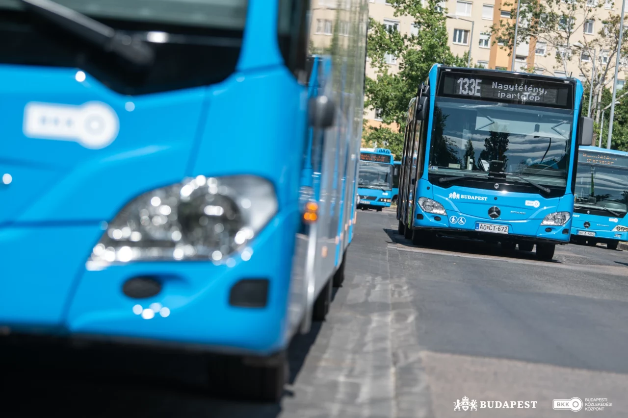 First new, modern diesel buses hit the streets of Budapest! - PHOTOS